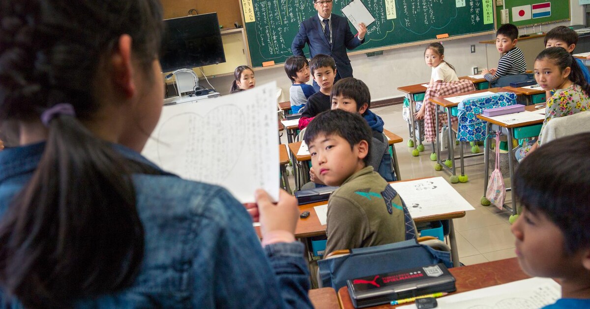 In de klas bij het nieuwe vak 'moraalonderwijs' in Japan: nuttige ...