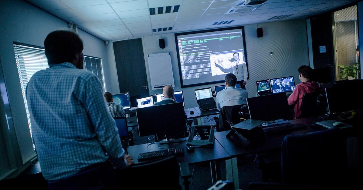 Generaal: Nederland kan digitale dreiging niet aan | de Volkskrant