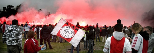 Rellen in Amsterdam na huldiging Ajax | de Volkskrant