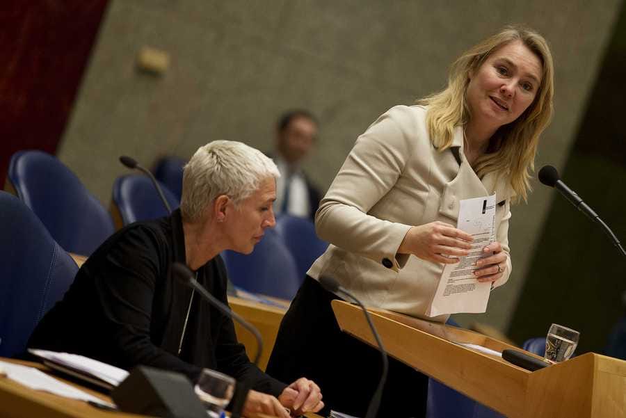 Debat Mansveld van minuut tot minuut - 'Ging er dan echt geen belletje ...