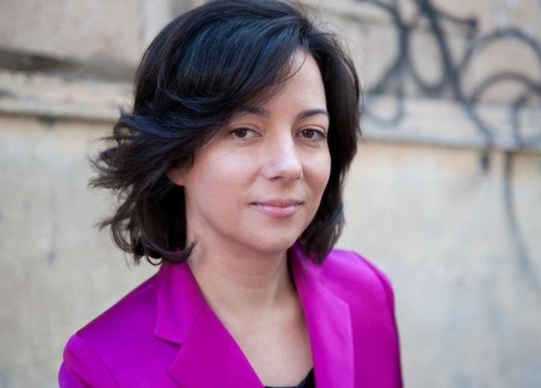 Kim Ghattas: kind van de burgeroorlog op reis met Hillary | de Volkskrant