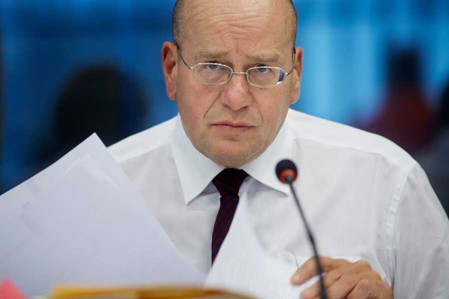 Gevangenen krijgen pc in de cel, om gewone leven niet te verleren | de ...