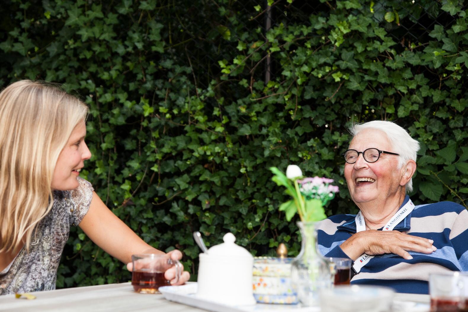 Dolgelukkig in het verpleeghuis, het kán dus wel | de Volkskrant