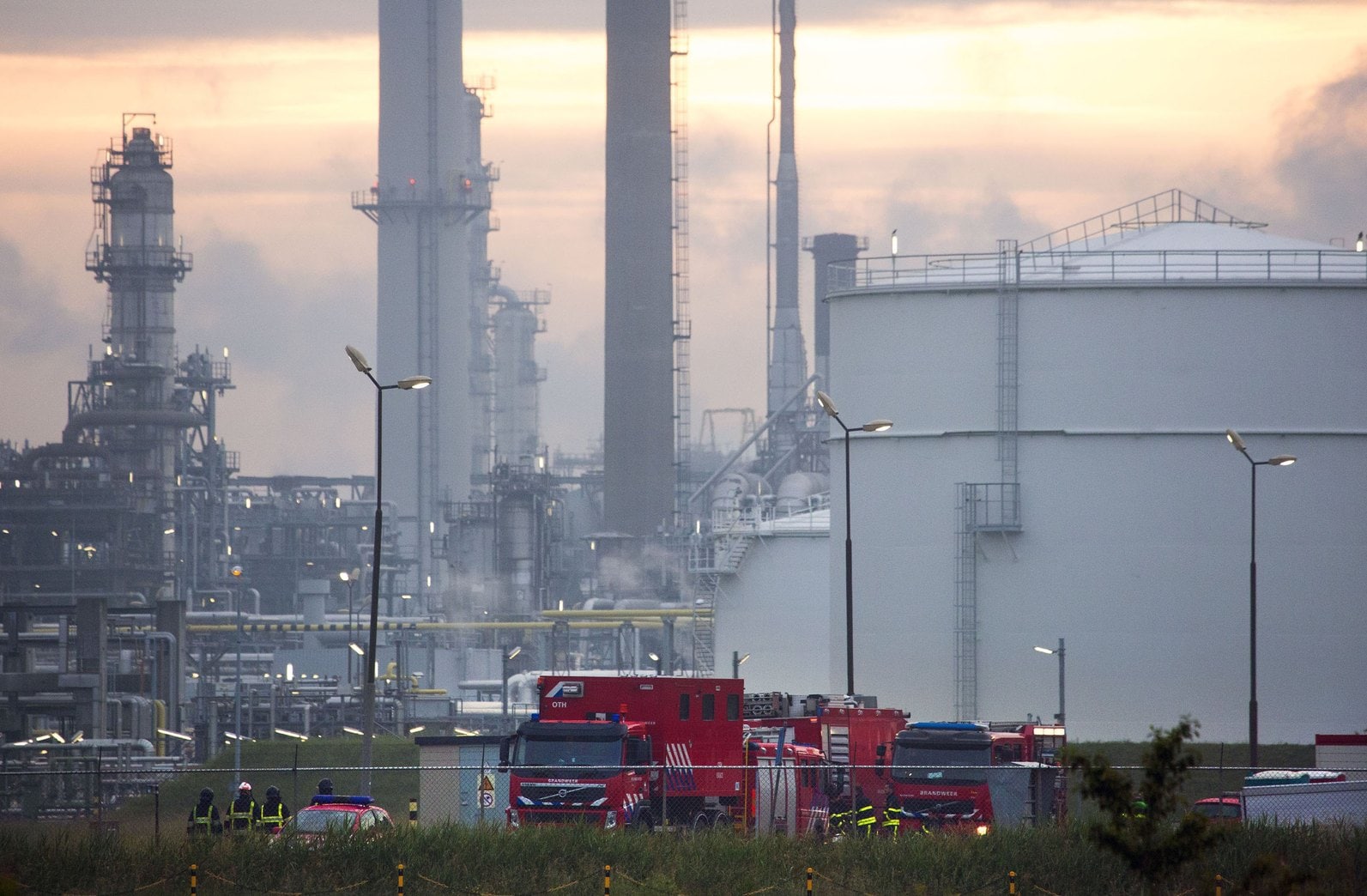 'Rare situatie', maar boek brand Moerdijk wordt gewoon gepresenteerd ...
