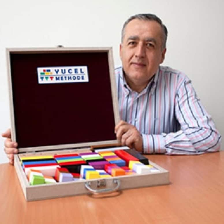 Psychische problemen oplossen met blokken? Het kan, volgens Mehmet Yucel | de Volkskrant