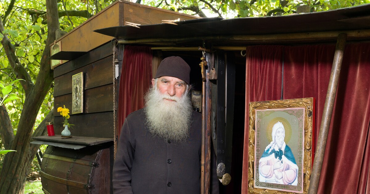 Van gevierd theatermaker naar kluizenaar: het verhaal van Jozef van den ...