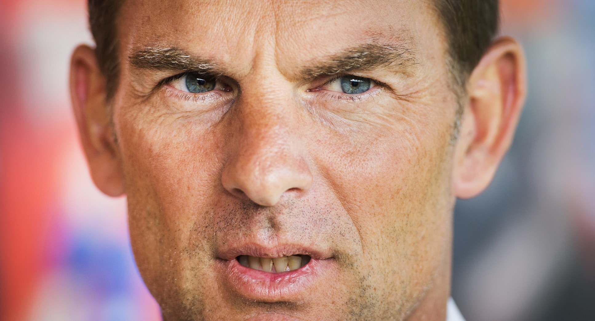 Ronald de Boer: 'Ik kan die honkbalmascottes wel voor hun kop schieten ...