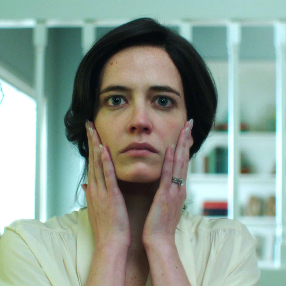 White Bird In A Blizzard Eva Green