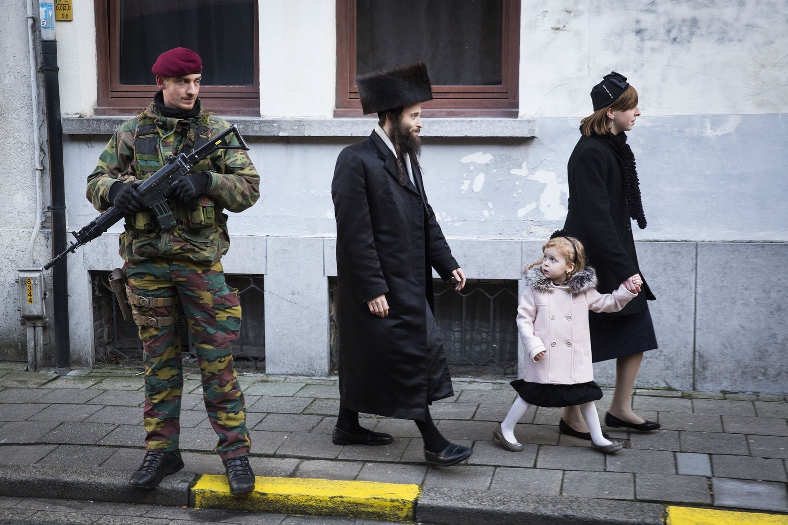 Het leger op straat: hoe leg je dat uit? | de Volkskrant
