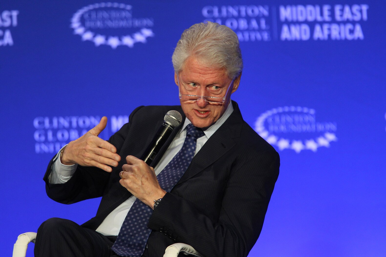 Clinton Foundation ontving 26 miljoen voor speeches | de Volkskrant