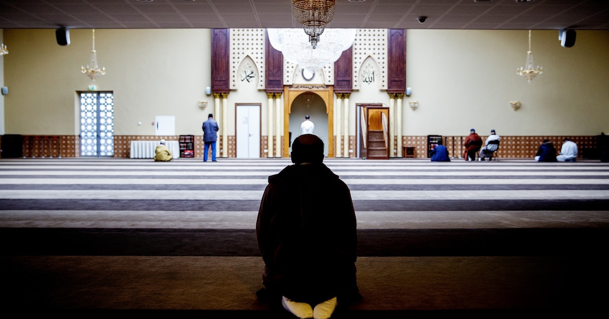 45 Marokkaanse imams naar Nederland om 'gezonde islam' uit te dragen ...