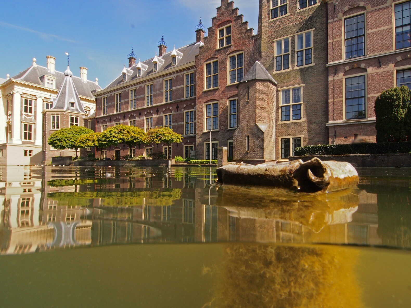 Beelden uit de Haagse blubber | de Volkskrant