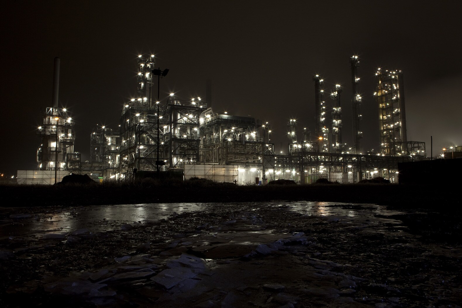 Russische olieterminal Rotterdam komt er mogelijk niet | de Volkskrant