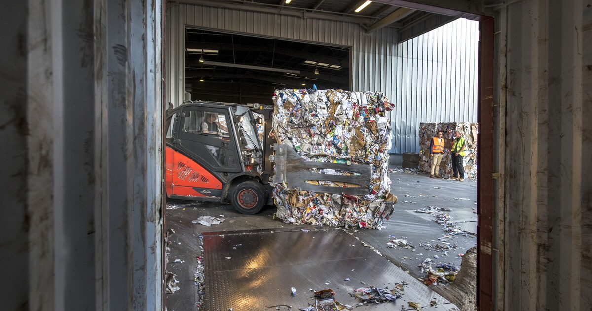 Containers uit China vol oud papier retour | de Volkskrant