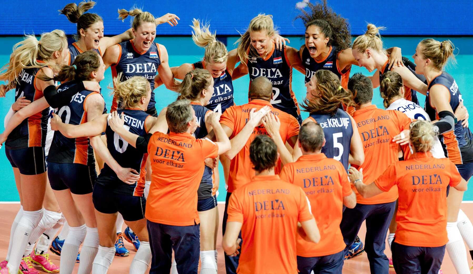 Sloetjes poeiert de ballen erin, Nederland verslaat Polen | de Volkskrant