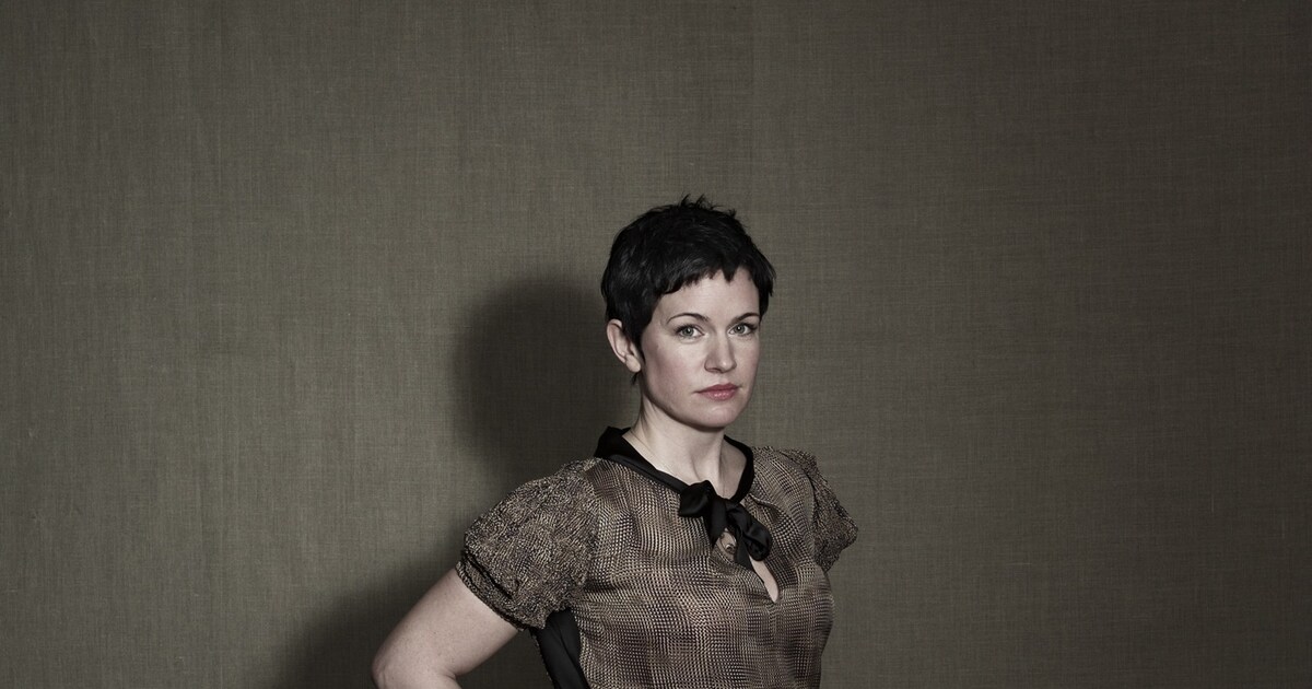 Sarah Hall observeert koel met haar stalen oog | de Volkskrant