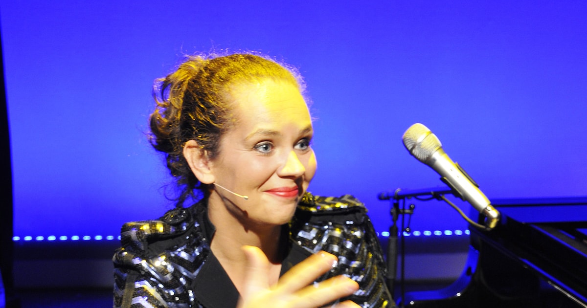 Sara Kroos verplettert met snoeiharde humor | de Volkskrant
