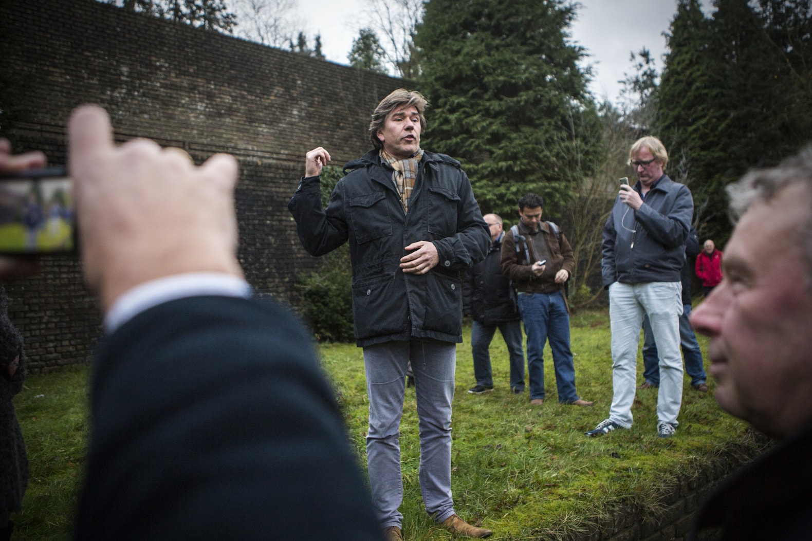 Wat te doen met de muur van Mussert? | de Volkskrant