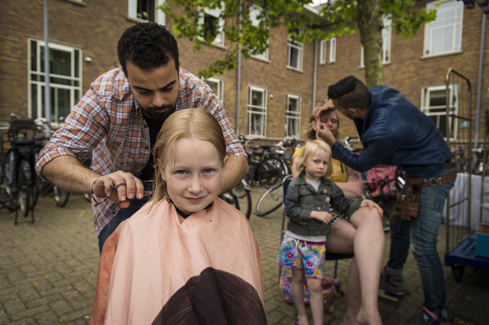 Hulporganisaties betalen activiteiten kinderen in azc's uit eigen zak ...