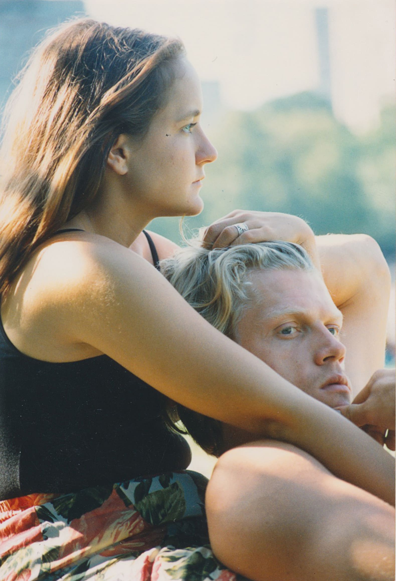 Op één zelfportret stak hij zijn tong uit: lekker puh, ik ben weg | de ...