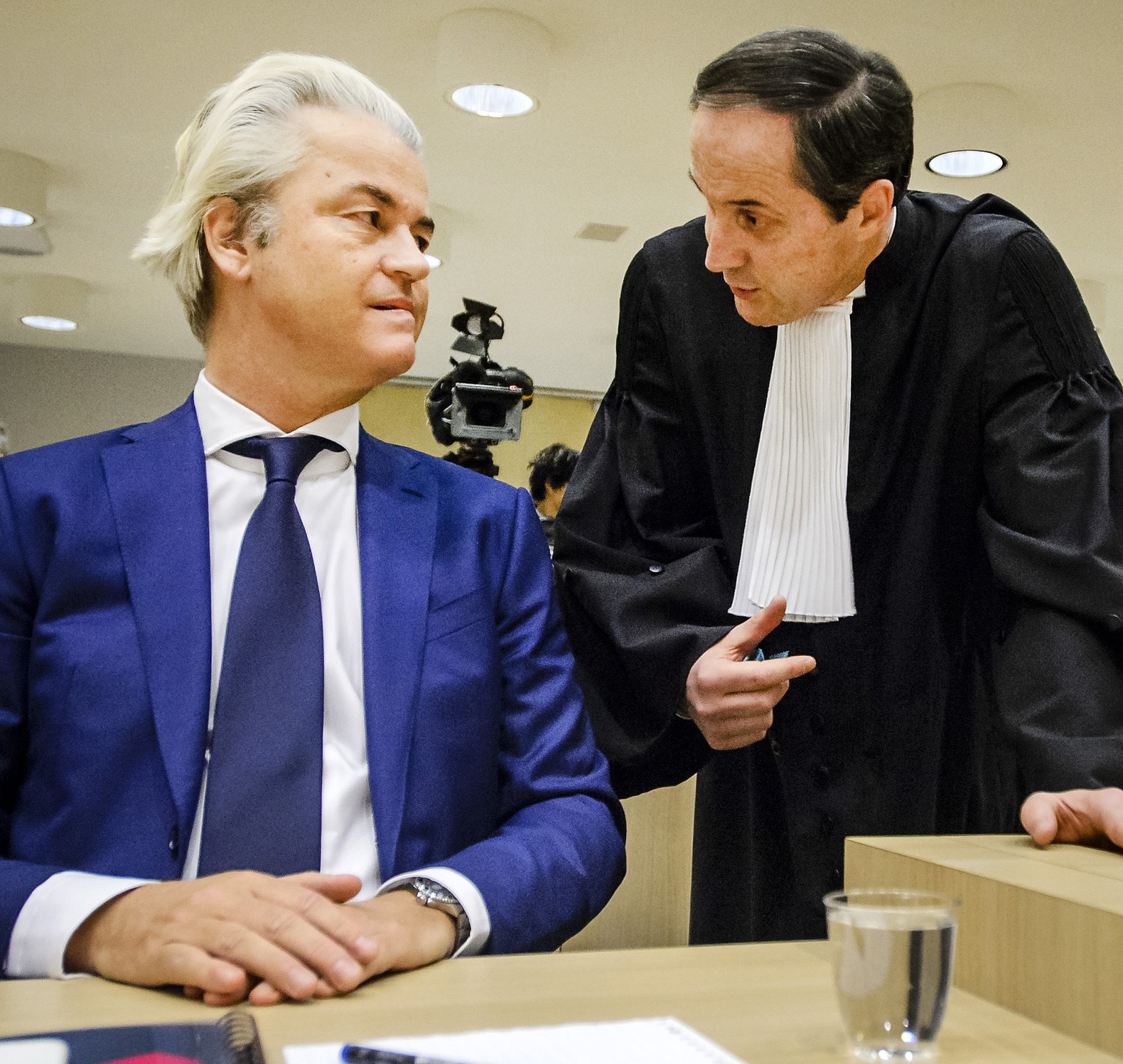 Het uitlekken van de pleitnota is een farce | de Volkskrant