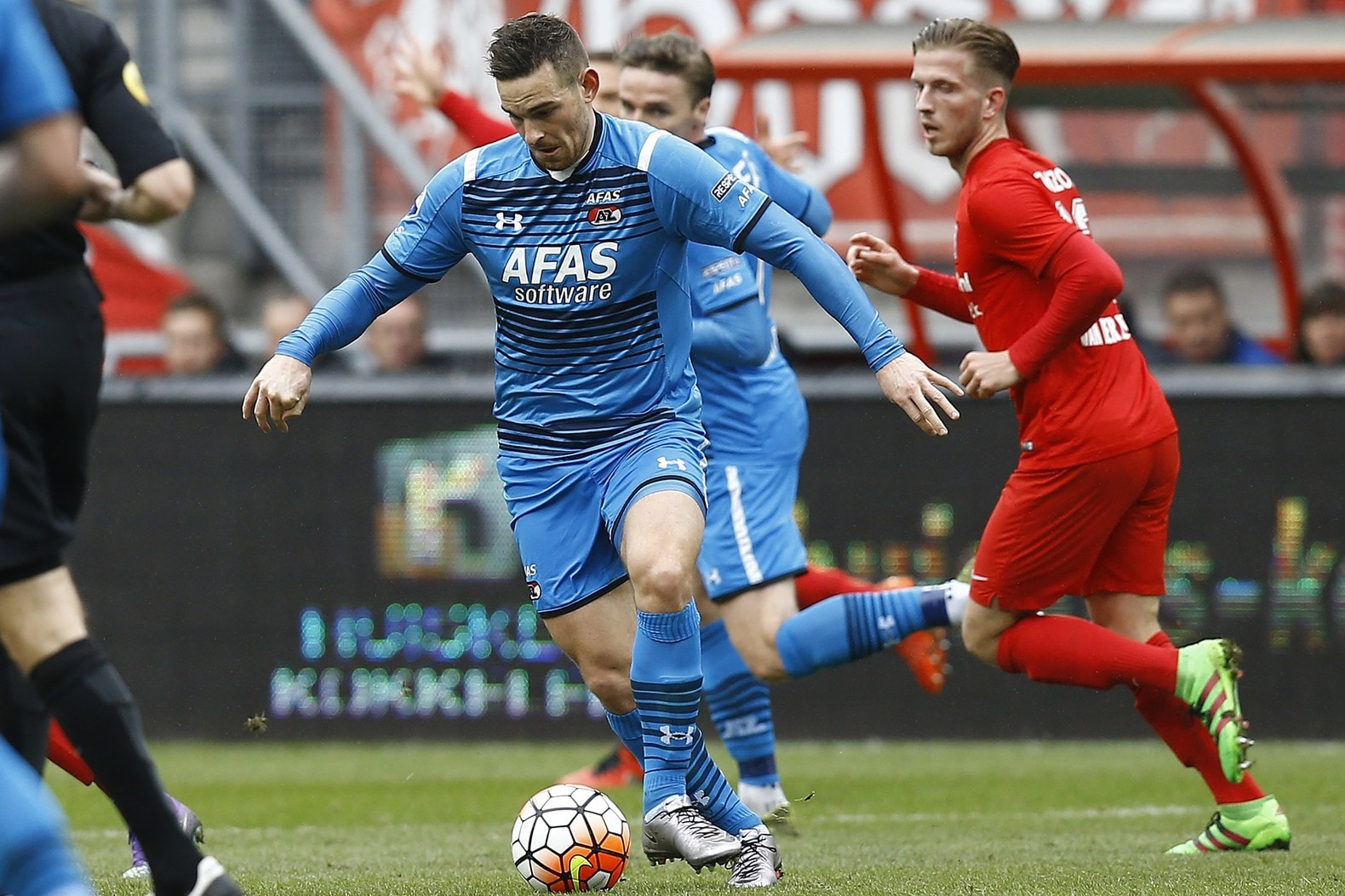 Doelpunten van Thesker ontroeren elke voetbalfan | de Volkskrant