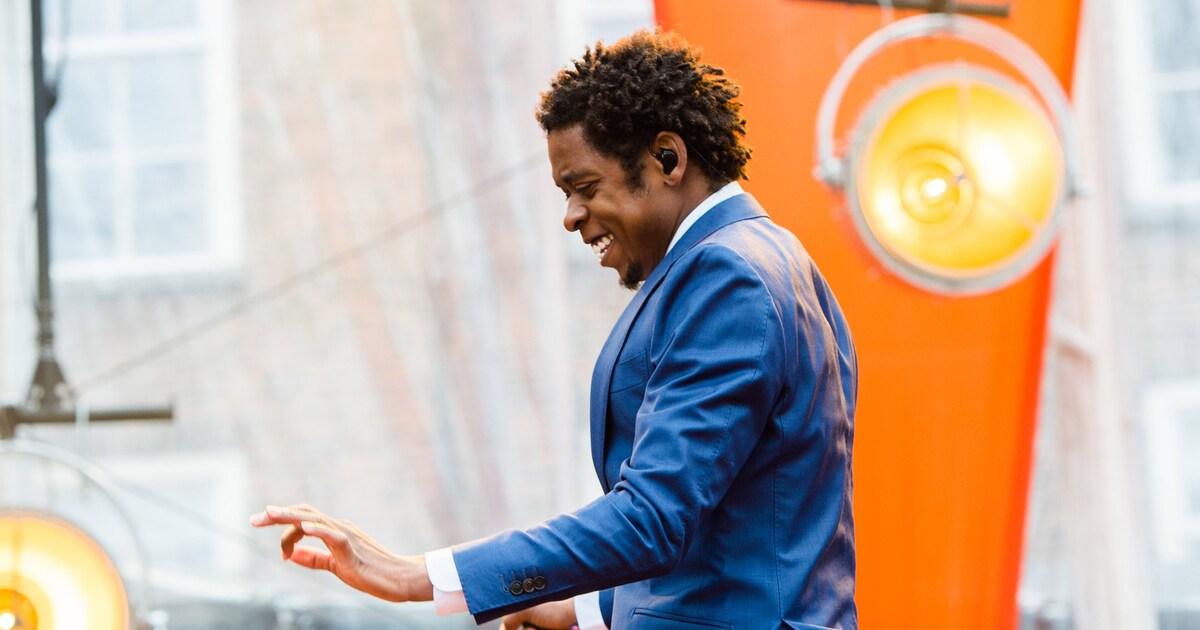 Rapper Typhoon is aangehouden. Hoe erg is dat? | de Volkskrant