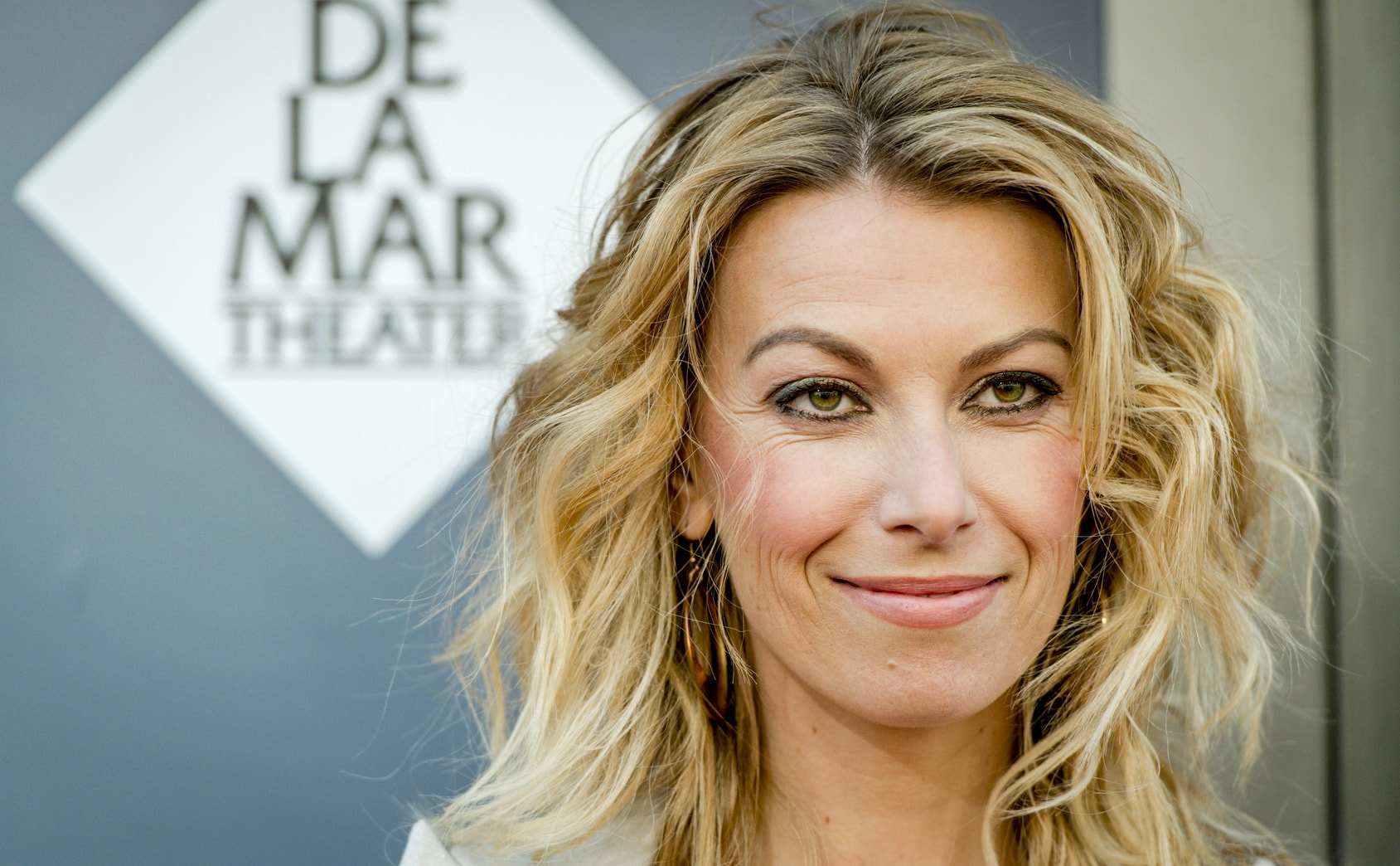 'Tijdens het schrijven kan ik niet meer zonder mijn eigen theebrouwsel' | de Volkskrant