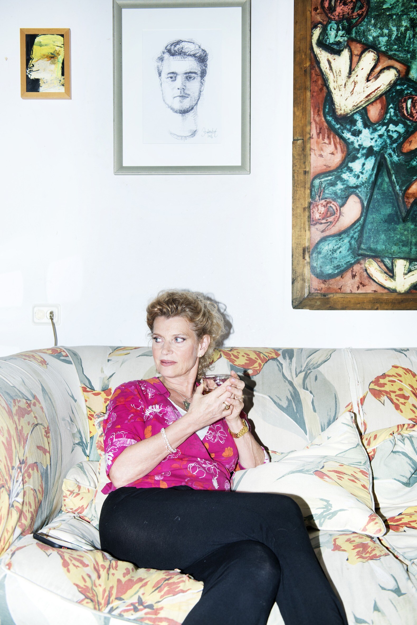 Verbeten Beatrijs vindt vrouw van nu een laf trutje | de Volkskrant