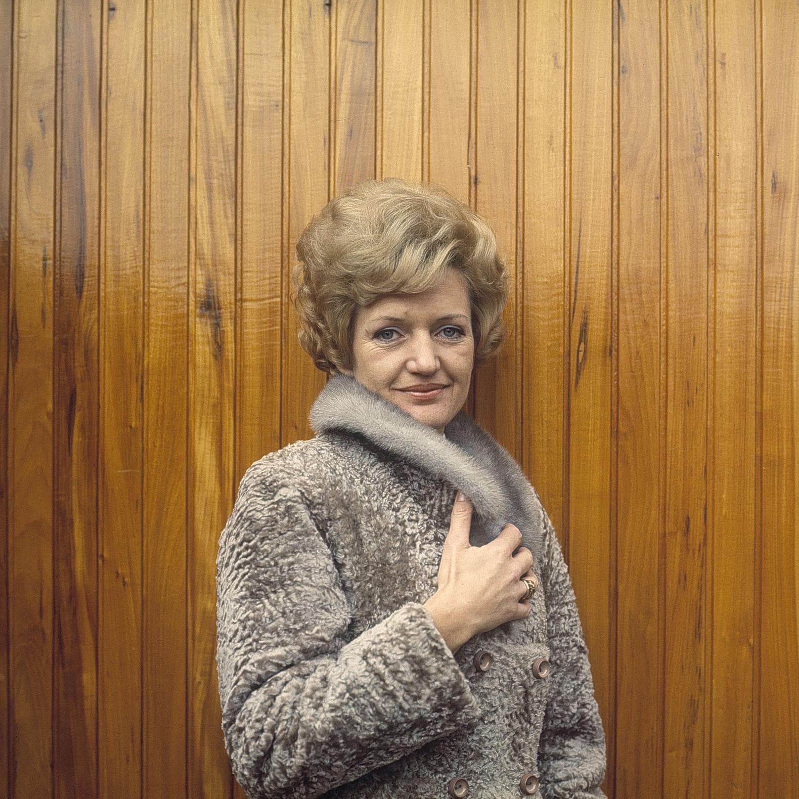 Mieke Telkamp, zangeres Waarheen, waarvoor, overleden | de Volkskrant