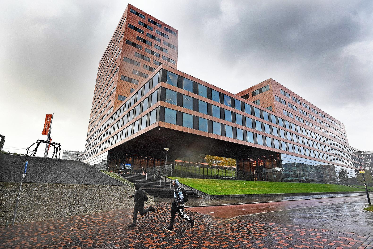 Verlies banen ING ook door verplaatsing werk naar lagelonenlanden | de ...
