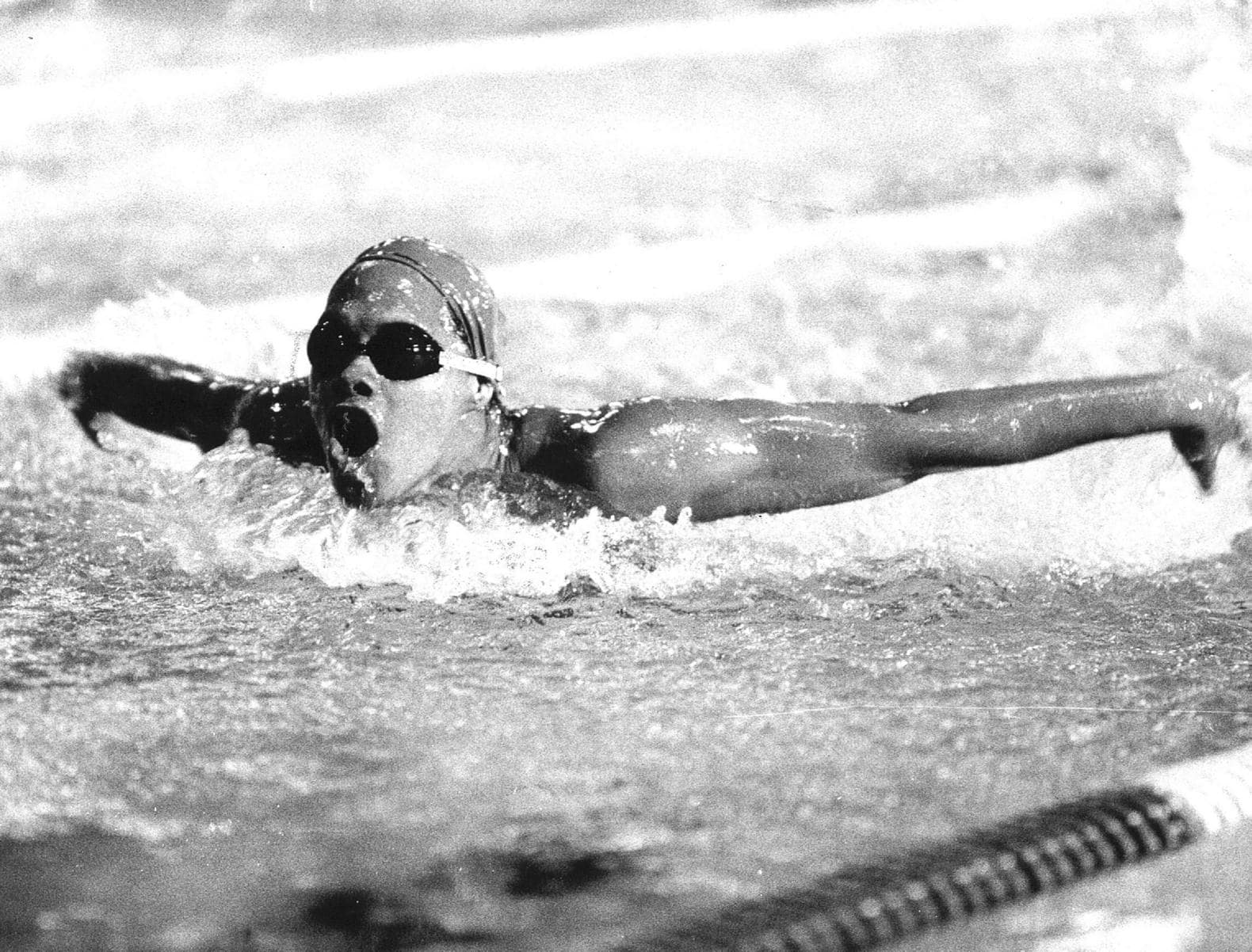 Zwemgrootheid Enith Brigitha wordt eindelijk geëerd: ze krijgt een ...