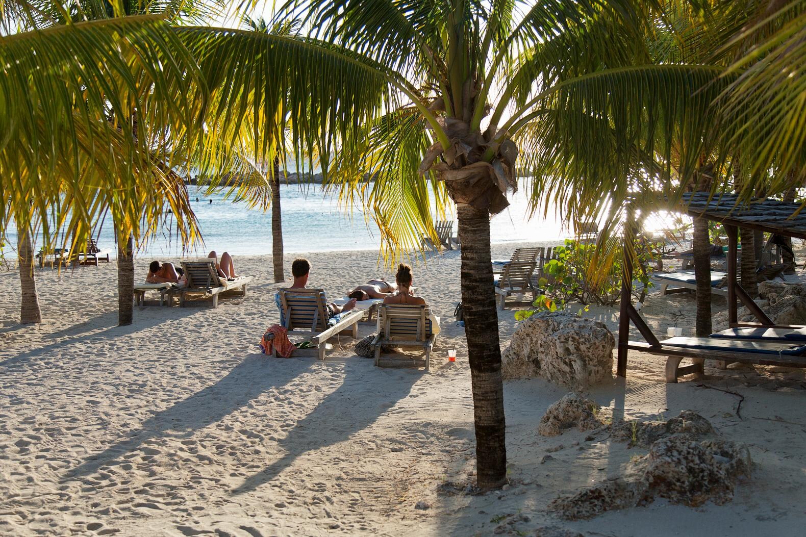 Sheila Sitalsing: Wat doen we met bootvluchtelingen in het Koninkrijk ...
