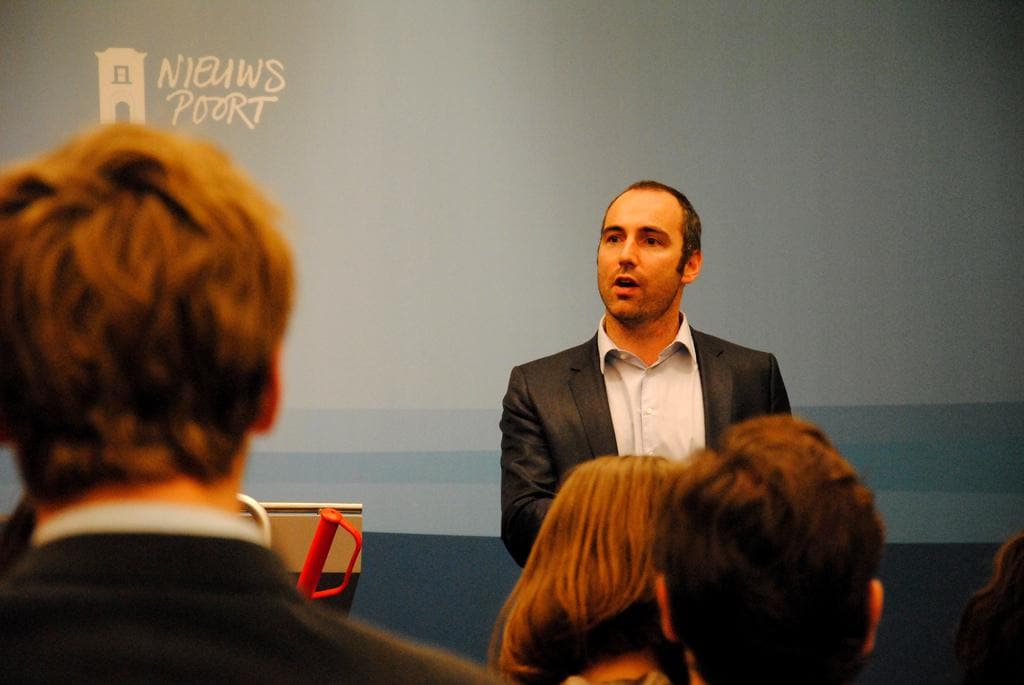 Waarom de spindoctor meer macht heeft dan het Kamerlid | de Volkskrant