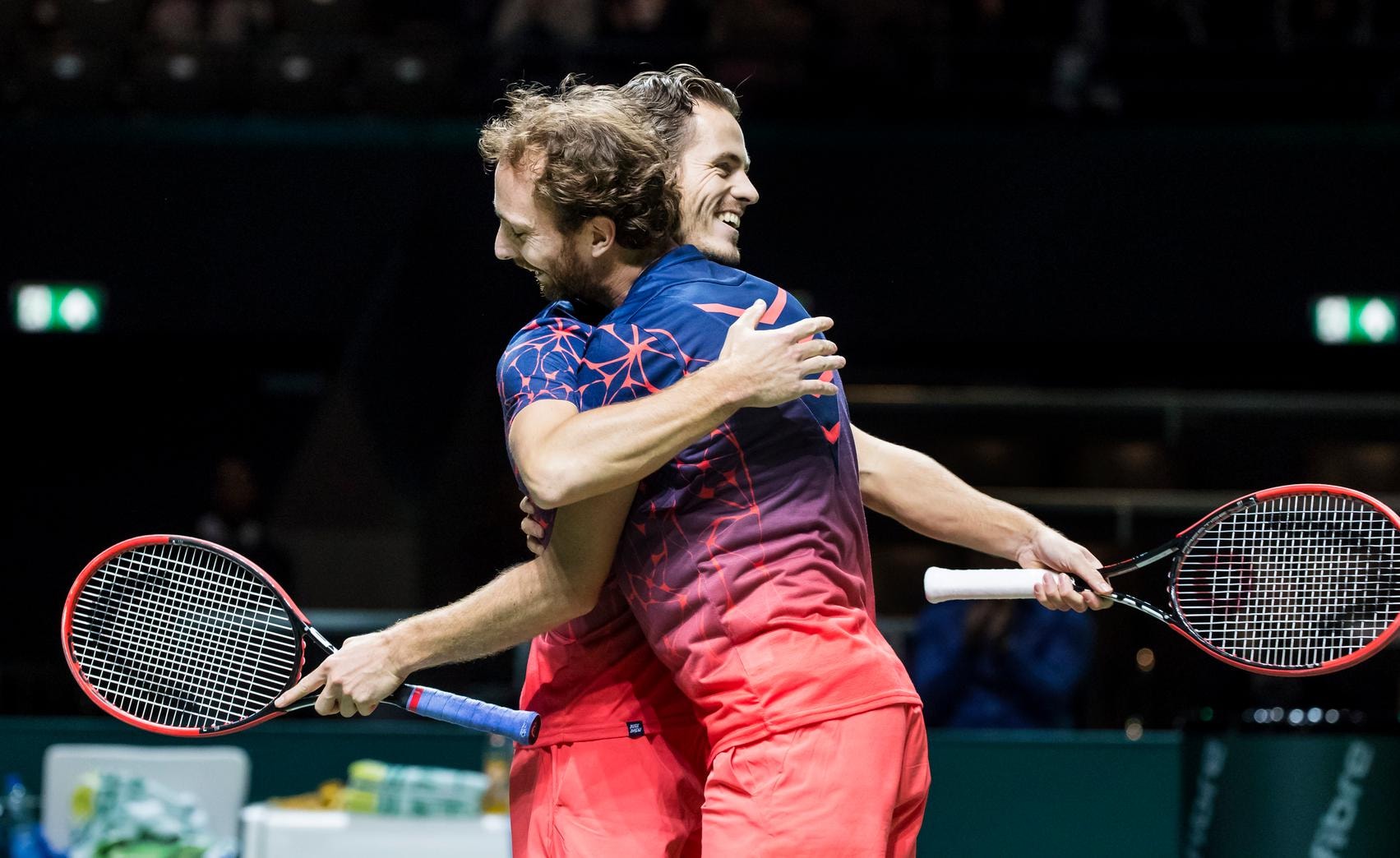 Dubbelaars Middelkoop en Koolhof winnen kwartfinale tennistoernooi in ...