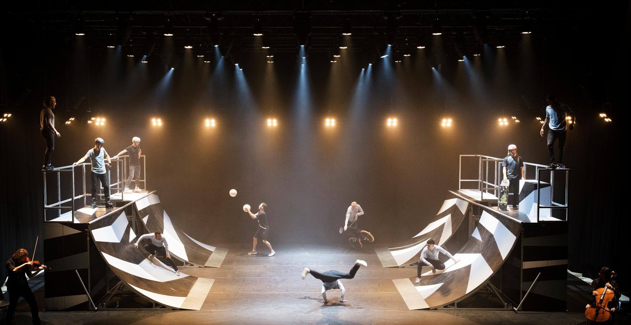 Pure straatkunst en imponerende skills door performers Marco Gerris ...