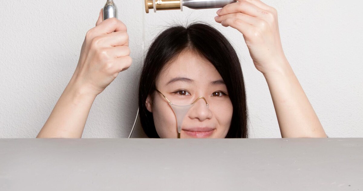 Met dit wapen kan je je eigen tranen afvuren | de Volkskrant