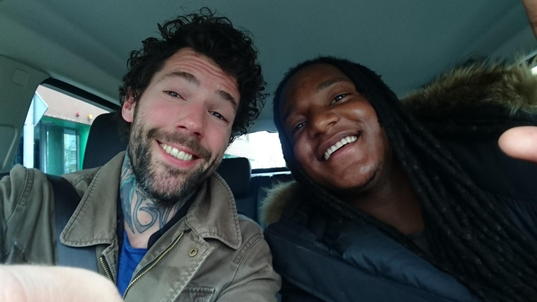 Henk lift mee met rapper Jonna Fraser | de Volkskrant