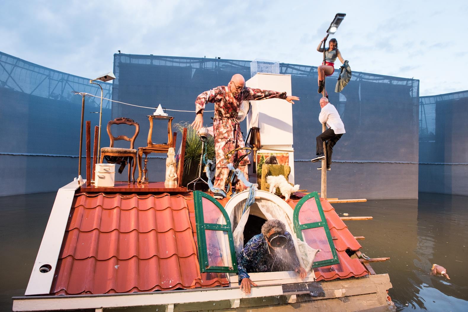 Spektakeltheater dat 20 jaar na dato razend actueel is | de Volkskrant