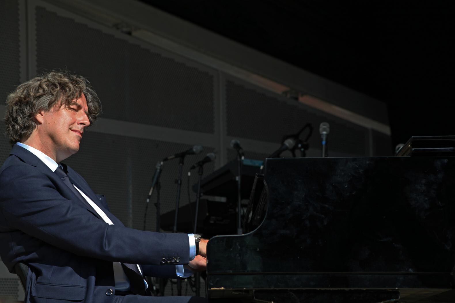 Zo stapte befaamde jazzpianist Borstlap over op Einaudi-achtige muziek ...