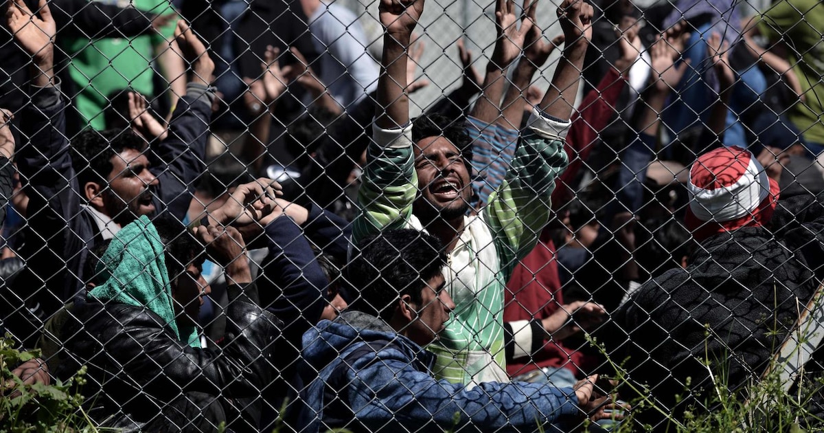 Lesbos dreigt te bezwijken onder druk duizenden wanhopige migranten | de Volkskrant