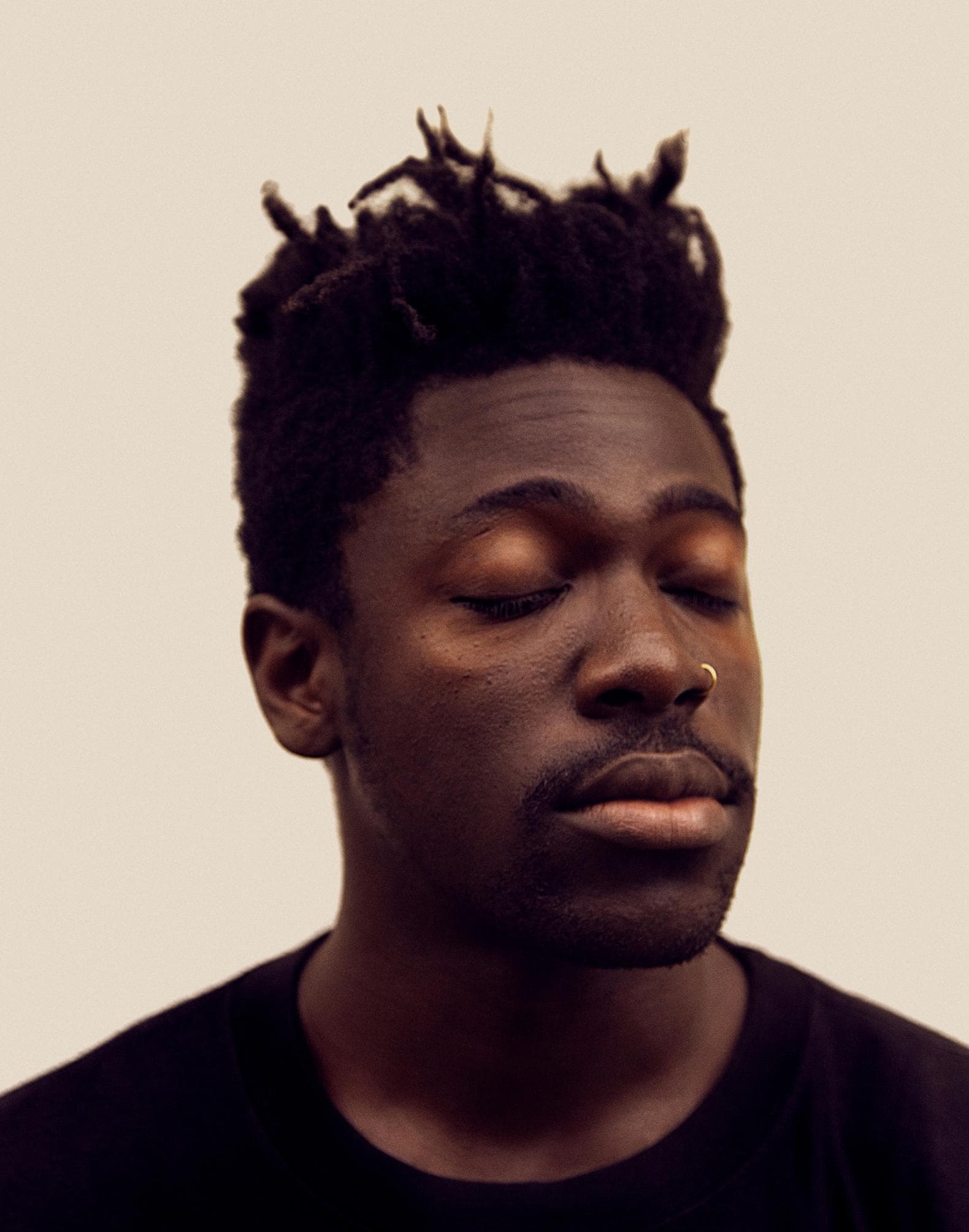 Indietalent Moses Sumney over zijn debuutalbum, liefde en de hopeloze ...