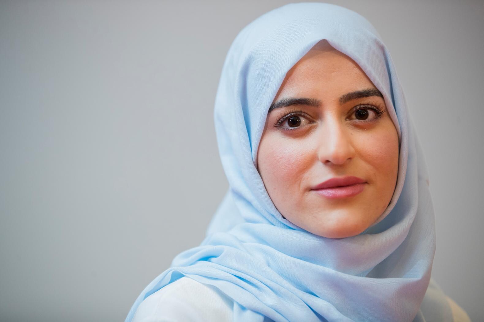 Een hoofddoek is onverenigbaar met neutraliteit | de Volkskrant