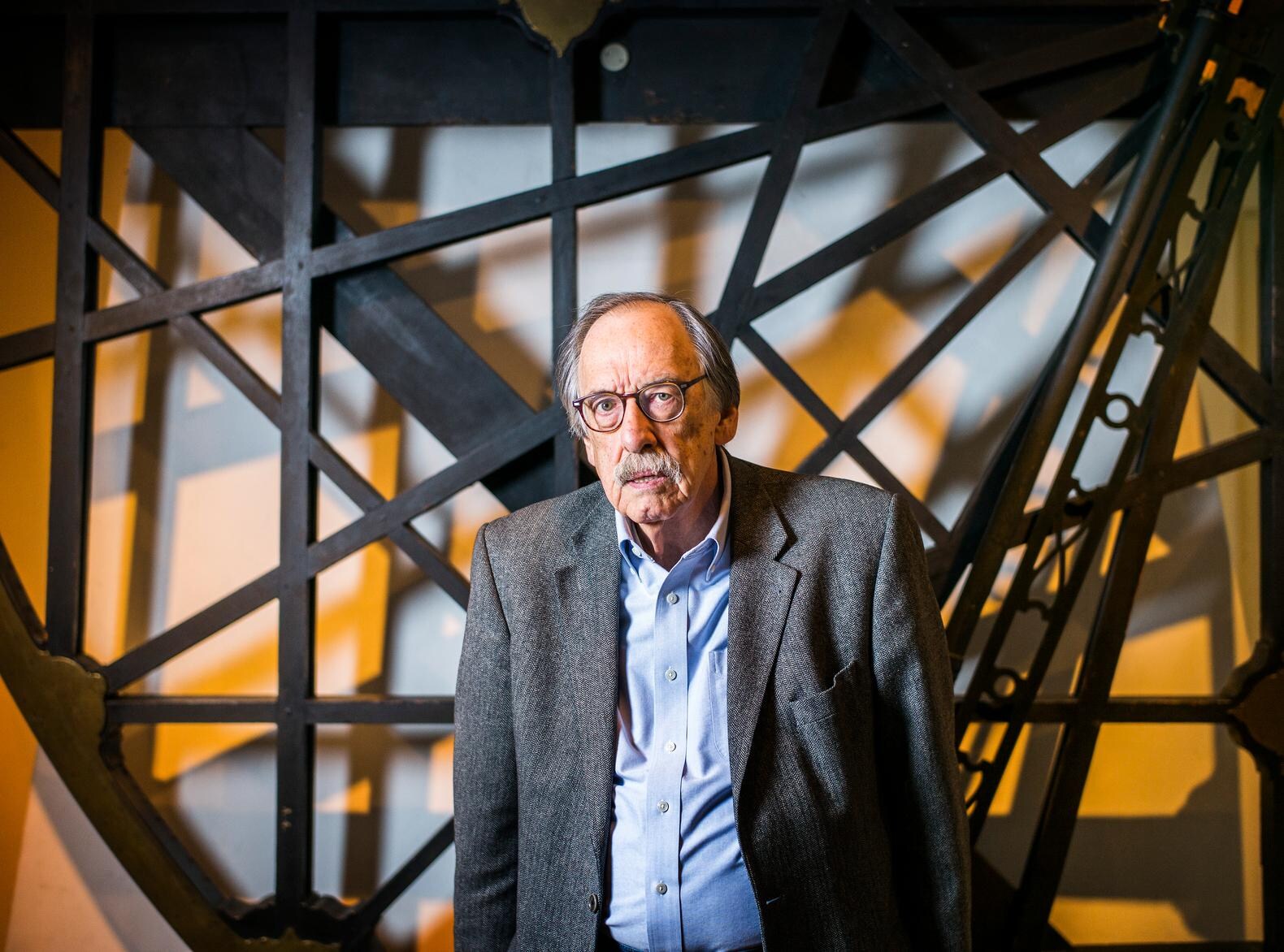 Albert van Helden: idioot dat er nu pas een Nederlandse vertaling van ...