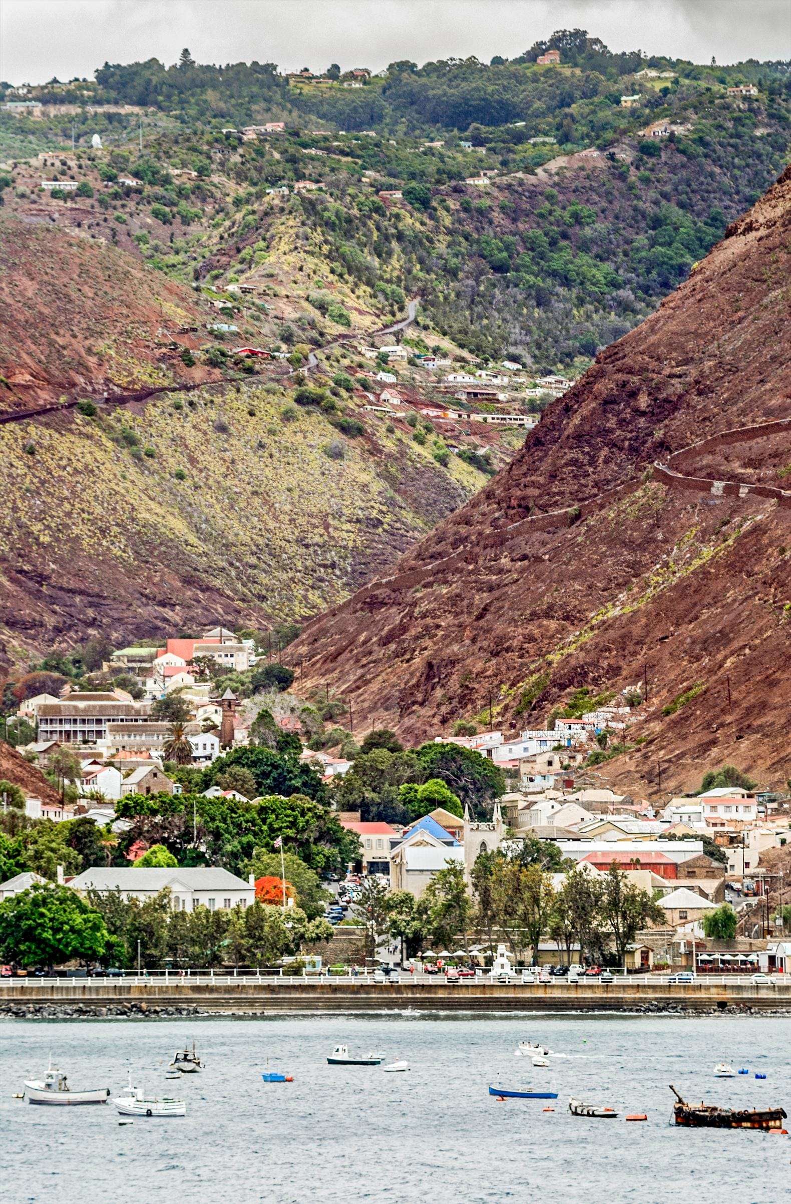 Voor het eerst vluchten naar St. Helena: het einde van de wereld was ...