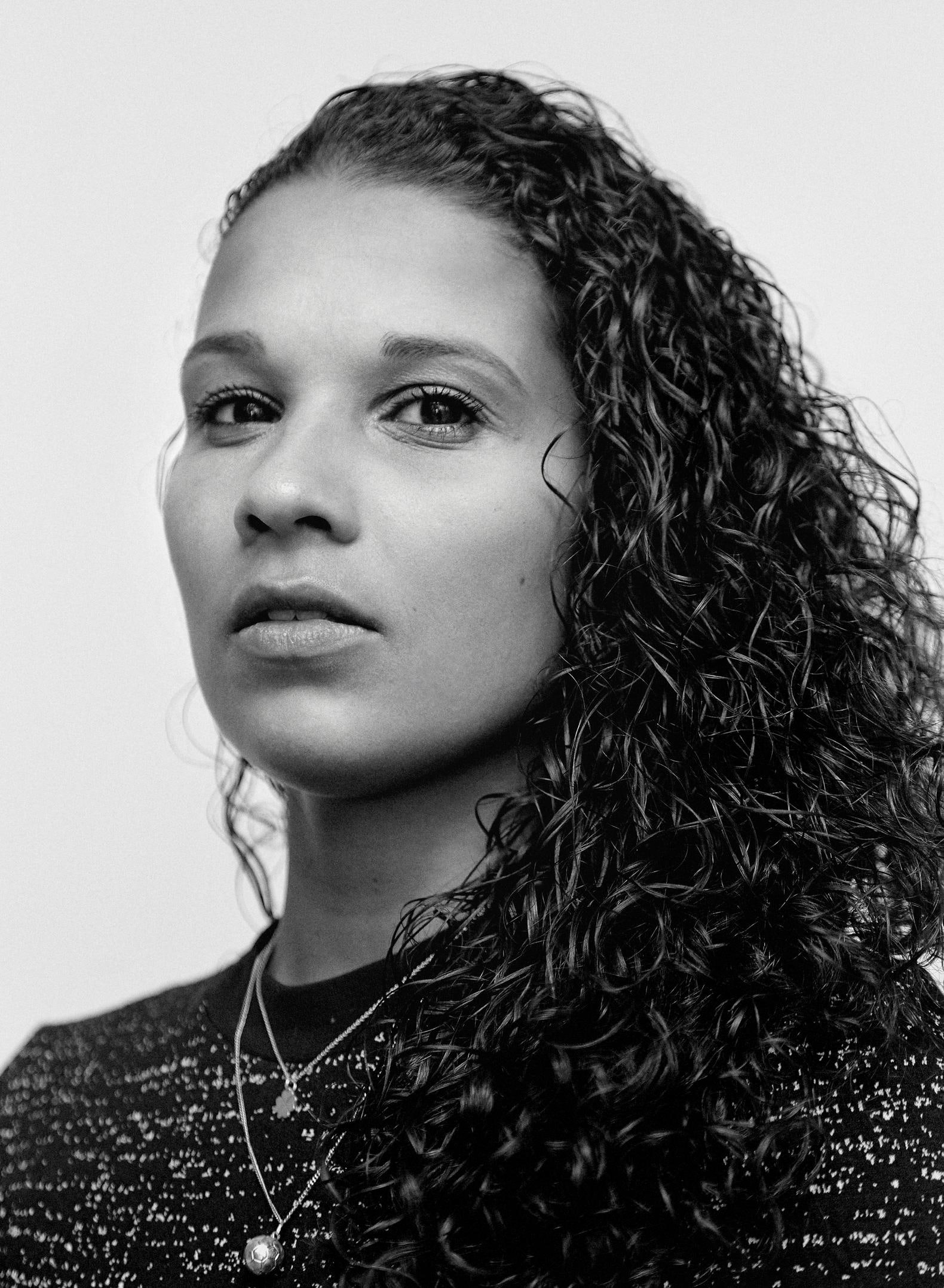 Scheidsrechter Shona Shukrula: 'Ik ben een leider. Zeg het maar, gaan ...