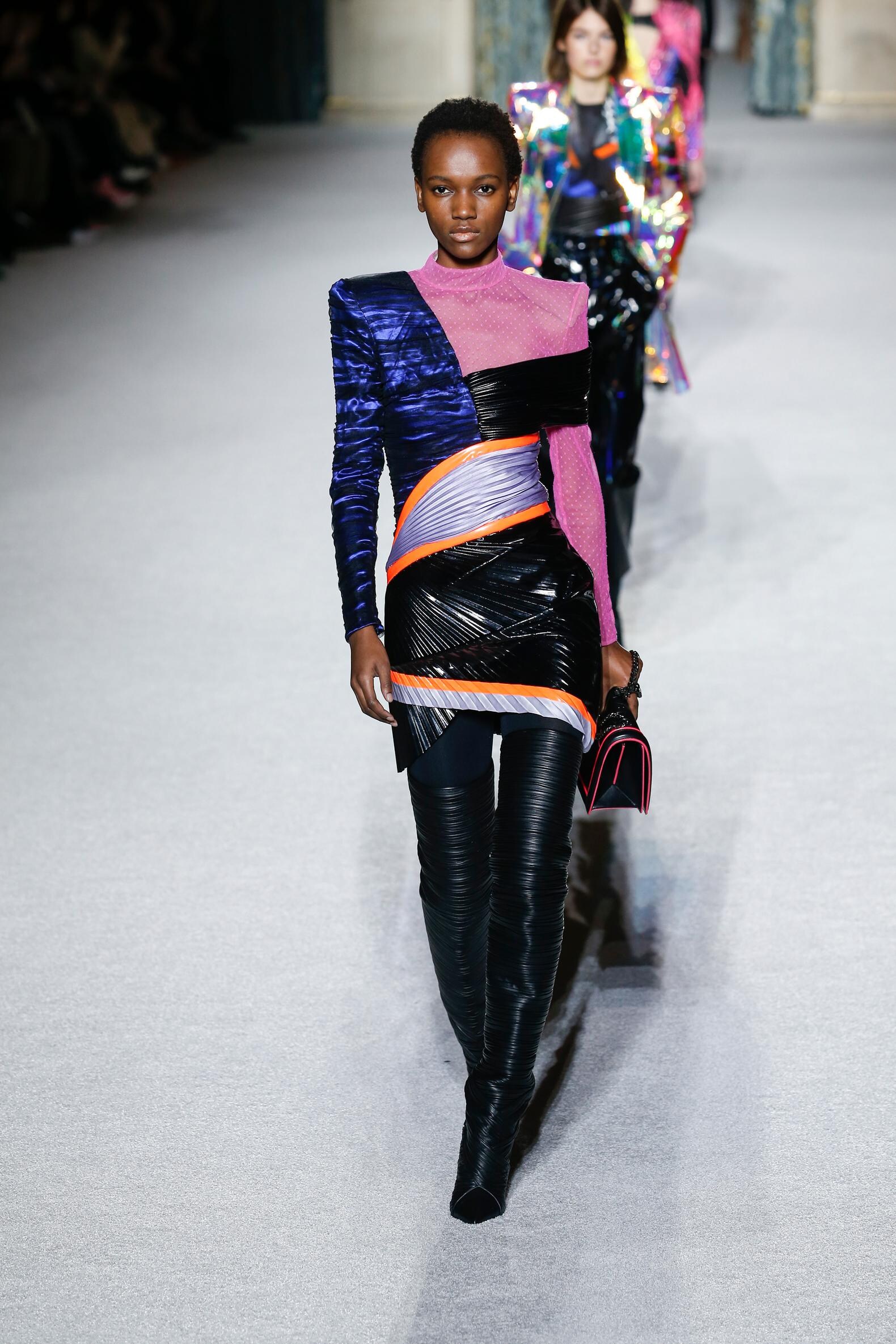 Capuchons, vijf jassen over elkaar en prints die wél wat zeggen op de ...