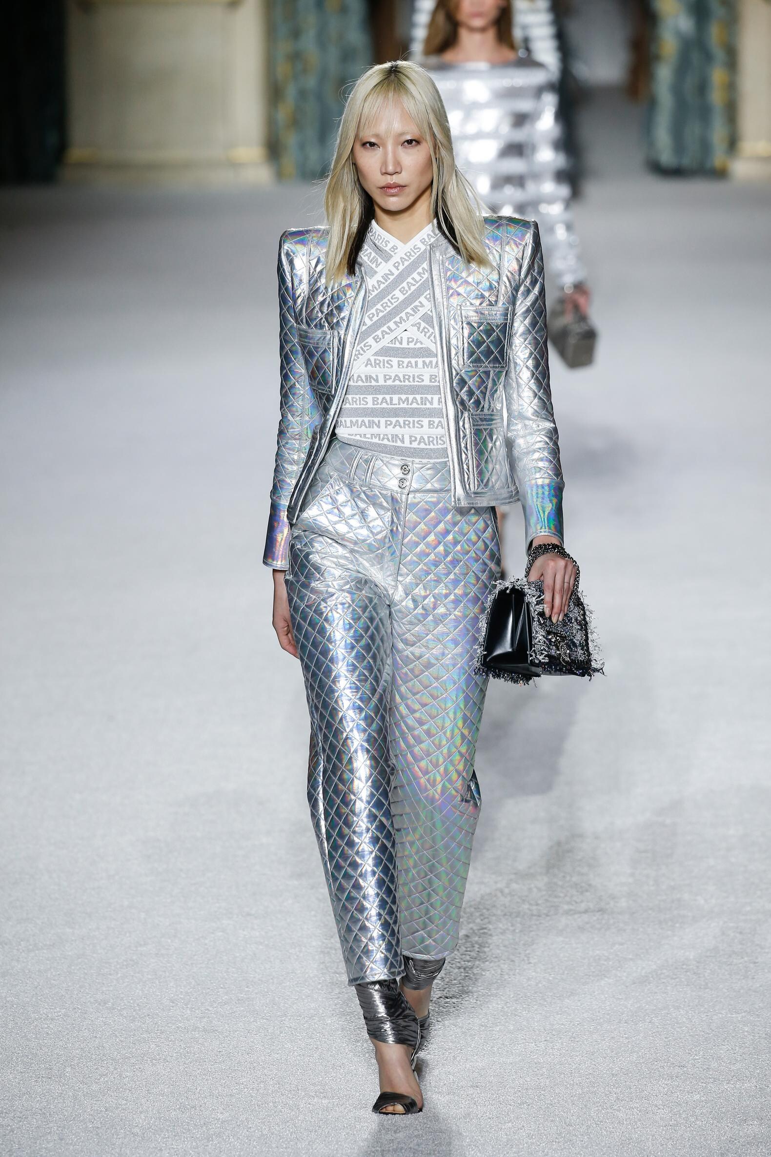 Capuchons, vijf jassen over elkaar en prints die wél wat zeggen op de ...