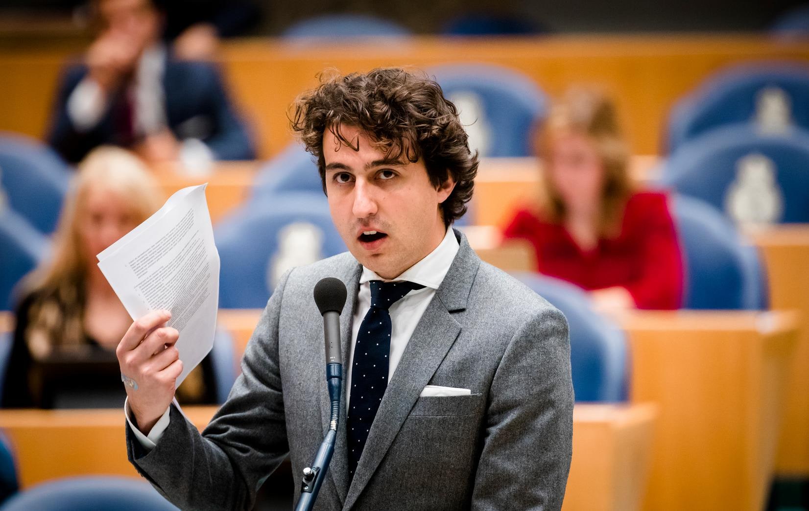 Jesse Klaver wil met 'spoedwet' stokje steken voor salarisverhoging ING ...