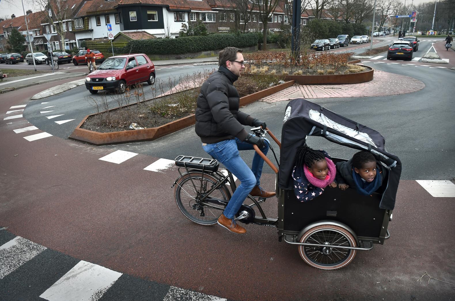 Zwolle is een modelstad voor tweewielers, in Delft is het een zooitje ...